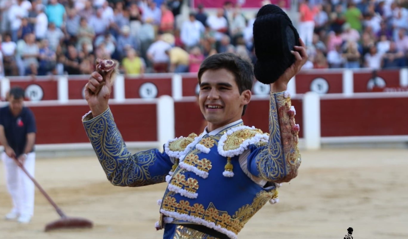 Conoce a... Manuel Caballero - Chicuelinas y Tafalleras