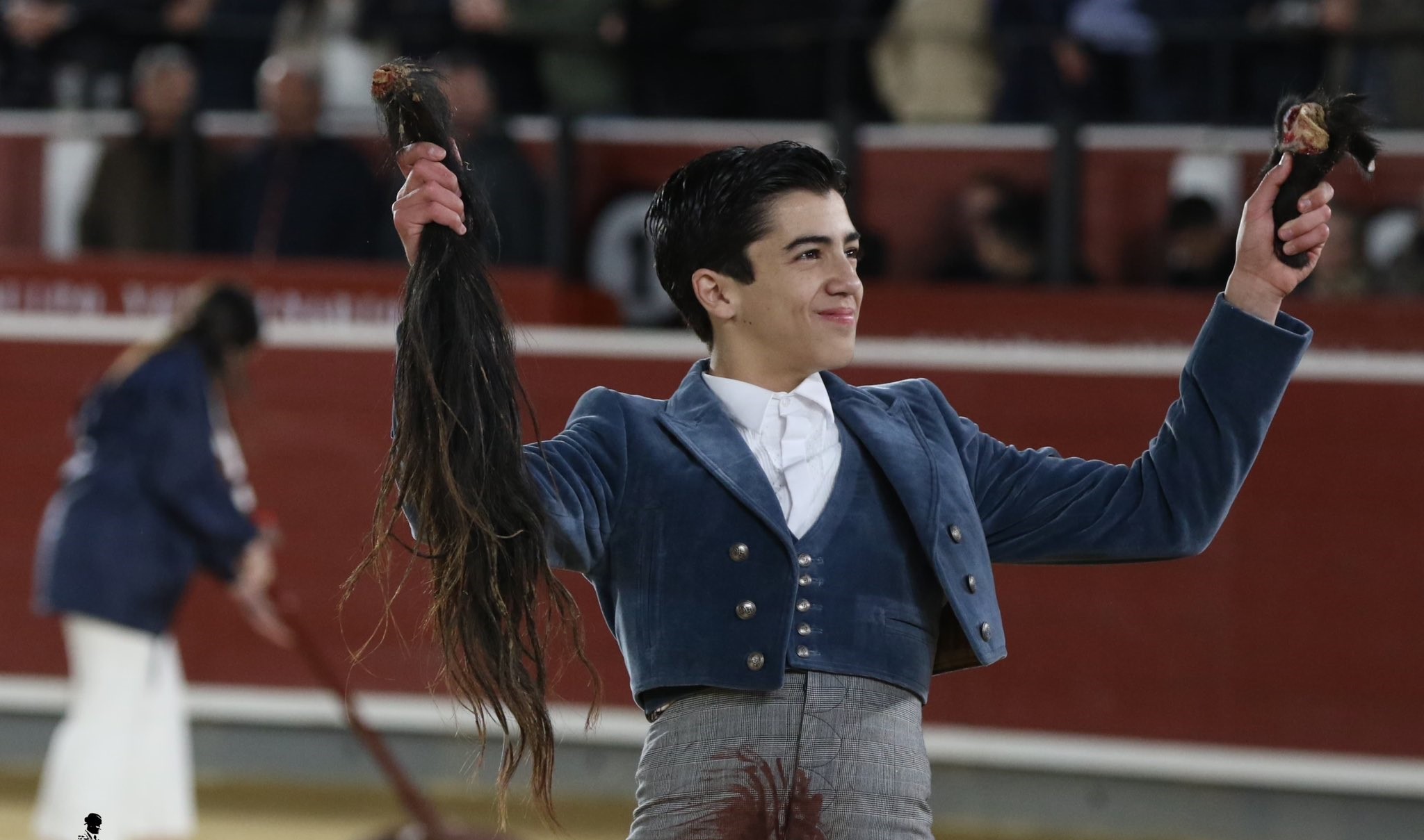 Alternativa de lujo para Marco Pérez en Nimes - Chicuelinas y Tafalleras